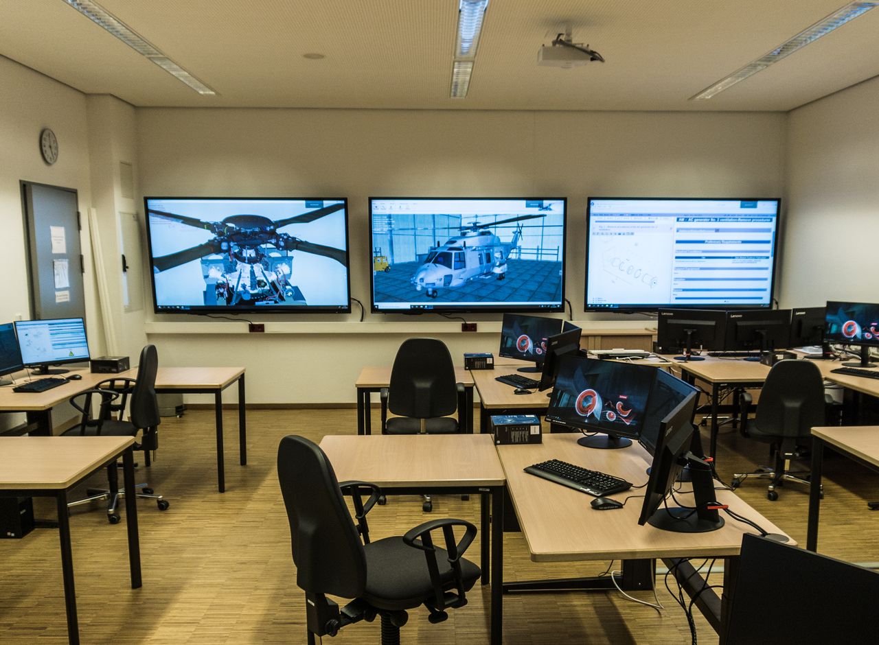 Mobile Decentralized Software For Maintenance Technician Training