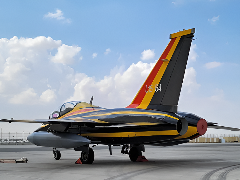 Chinese Hongdu L-15A Advanced Jet Trainers Debut at Dubai Airshow ...