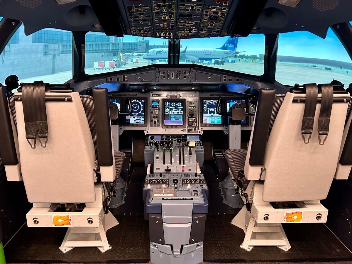 AXIS Flight Simulation Updates AT Aviation Academy Austria | Halldale Group