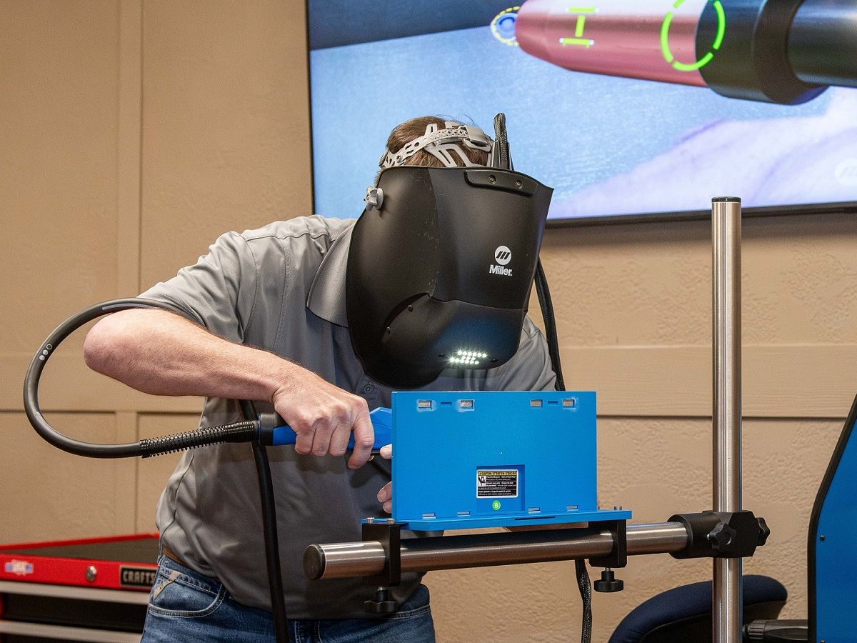 VR Welding Lab Enhances Shipbuilder Training | Halldale Group