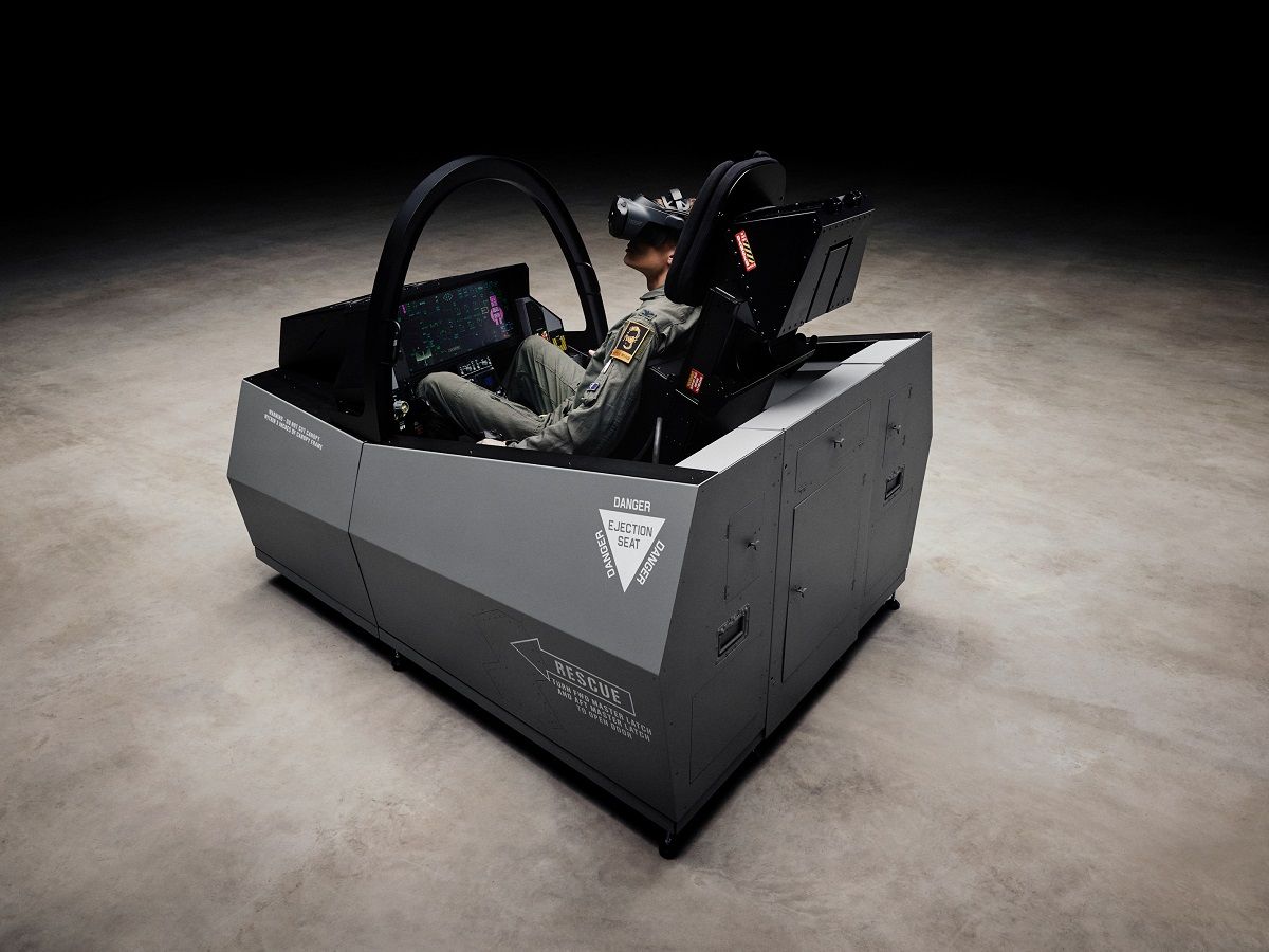 F35U Cockpit Showcases XR-4 Mixed Reality Integration | Halldale Group